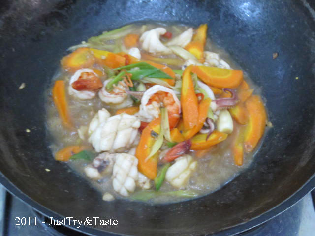 Resep Udon dengan Udang, Cumi-Cumi & Sayur | Just Try & Taste