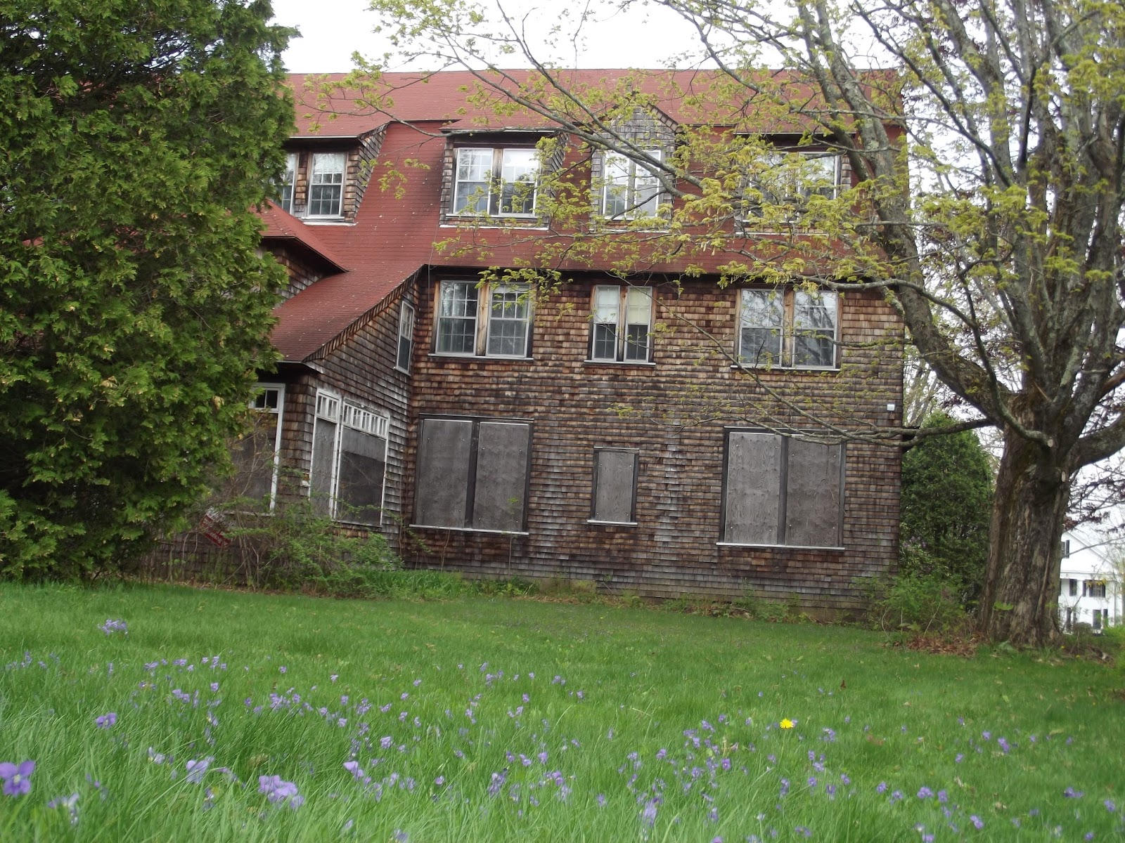 Friends of the Nichewaug Inn