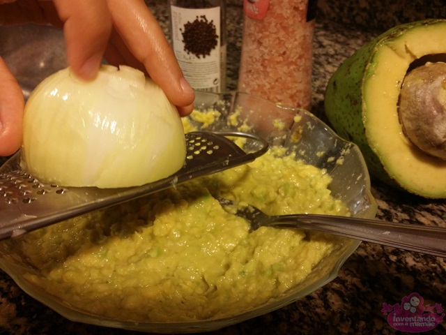 Disco de tapioca com tomate e pasta de atum com abacate. - Inventando ...