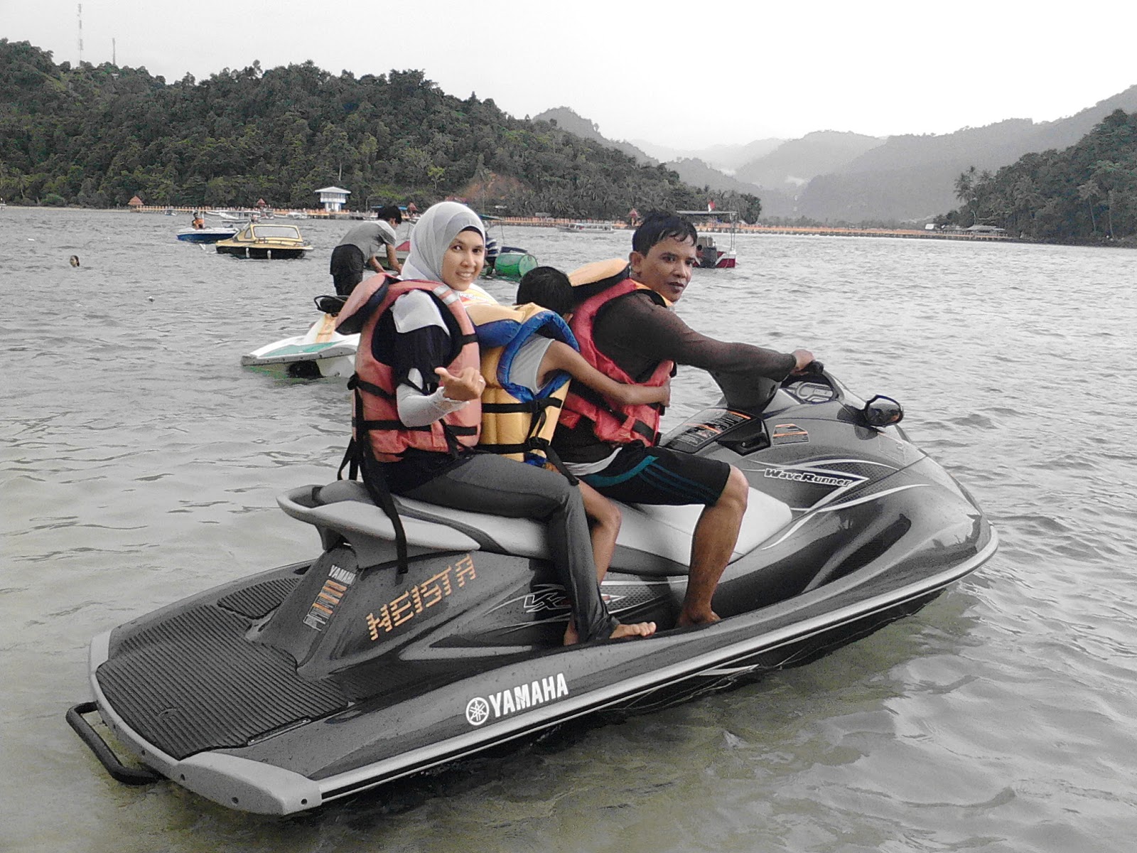 Motor Di Pantai - Perumperindo.co.id