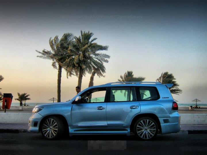 Modified Cars and Trucks: Silver Toyota Land Cruiser Modified