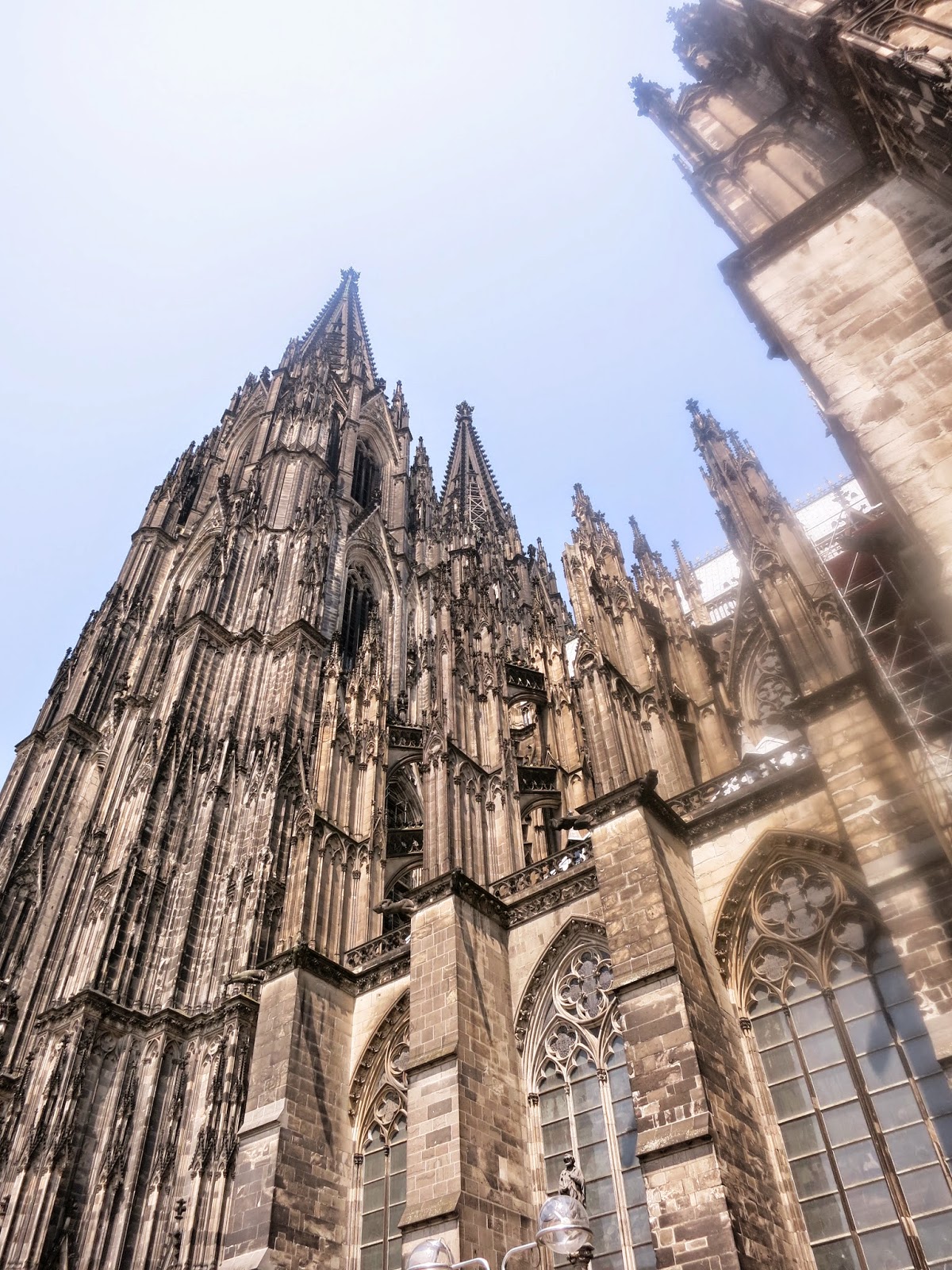 POR TIERRA POR LA TIERRA: La Catedral de Colonia