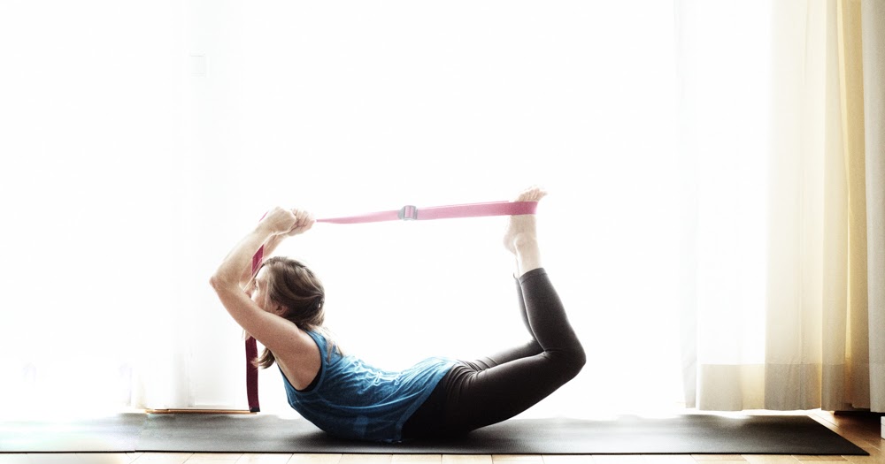 dadsaf: Exploring back bending asanas with a strap