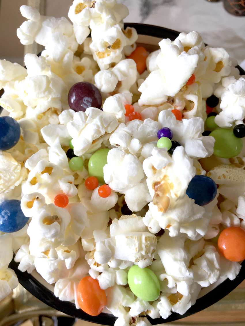 Boo-Tastic Halloween Popcorn with SkinnyPop Popcorn | BellaGrey Designs