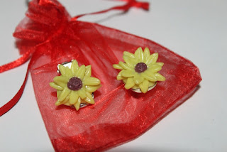 Bijuterii handmade din portelan: 68.Cercei din flori de floarea ...