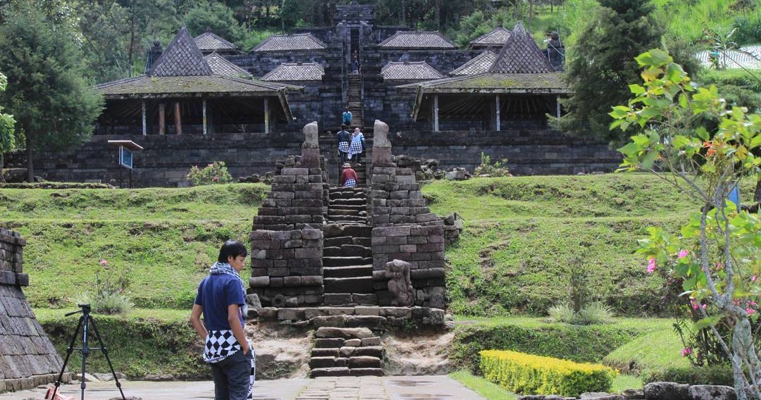 Candi Cheto, Candi Unik Di Lereng Gunung Lawu yang Akan Membuat ...
