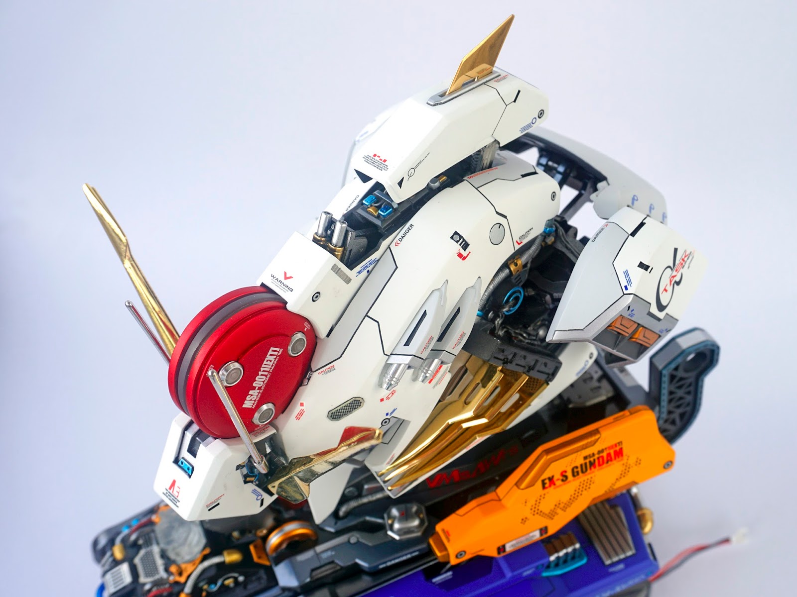 Custom Build: 1/24 GSM EX-S Gundam Head Bust Display