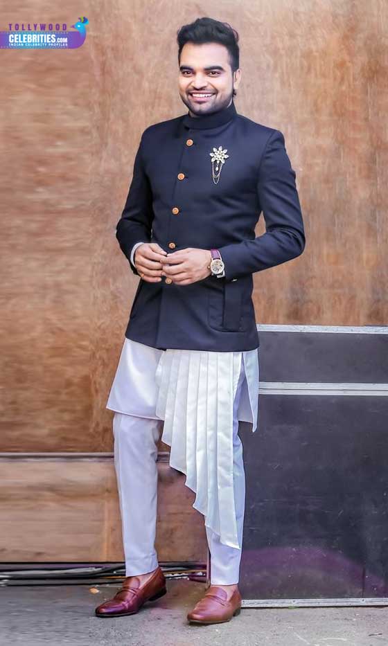 Anchor Pradeep Profile Biography Family Mariiage PhotosWhat is Anchor ...