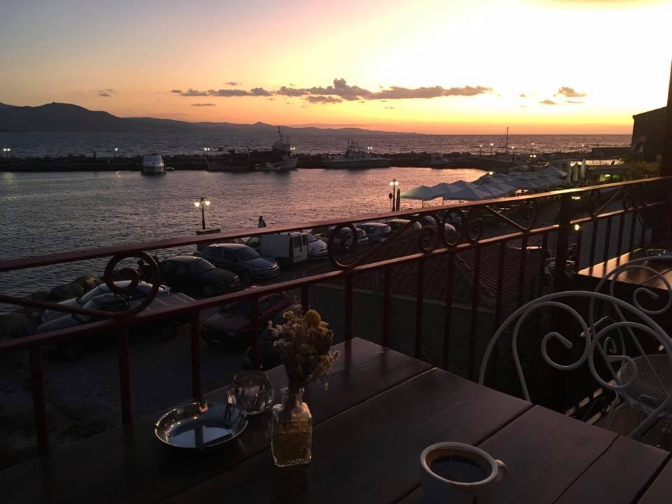 MOLYVOS'TA (MİDİLLİ ADASI'NDA) YEMEKLER VE RESTORANLAR