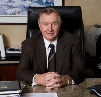 DIECIOCHO RUEDAS: JERRY MOYES …EL REVOLUCIONARIO DEL TRANSPORTE EN ...