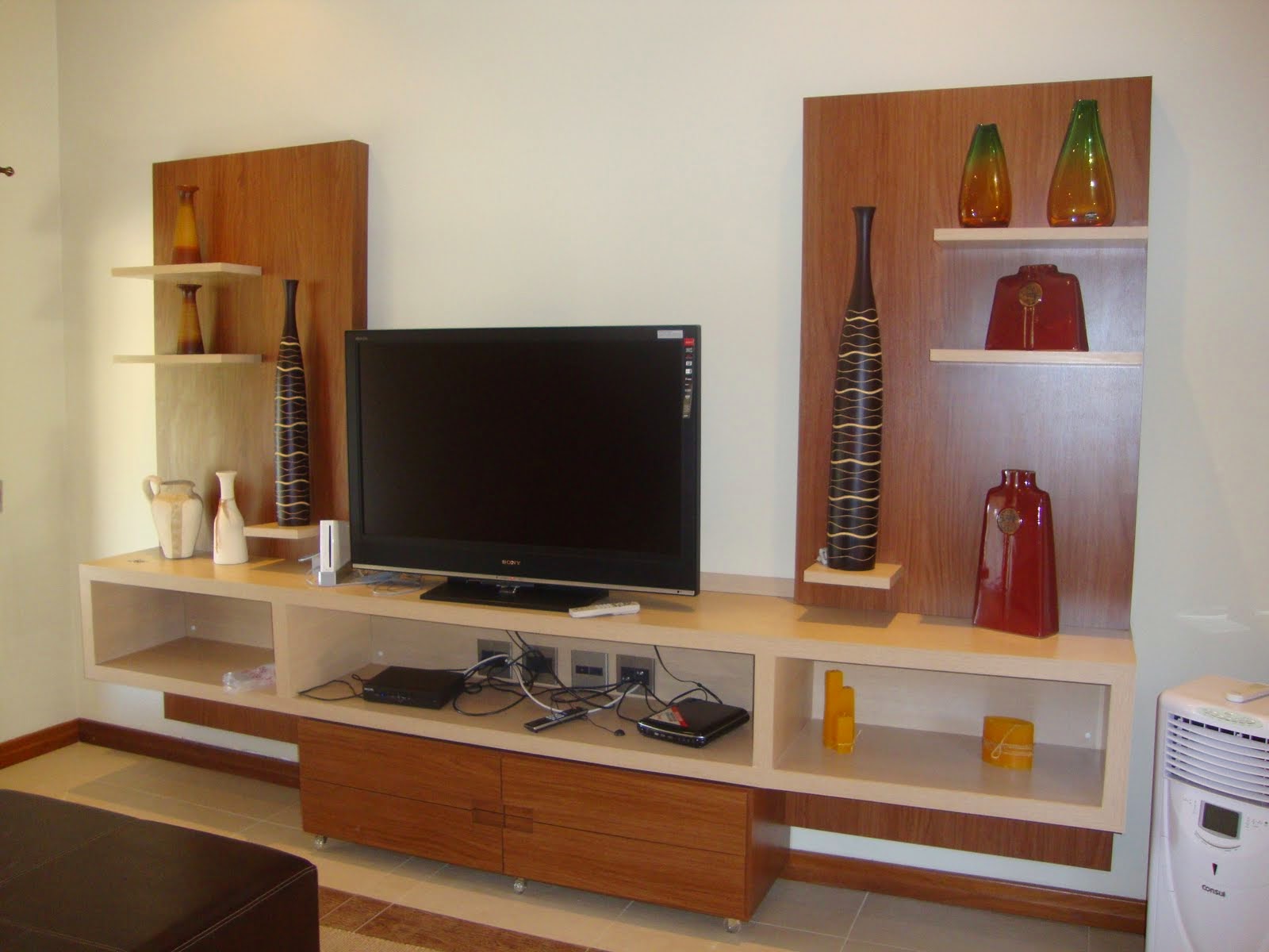 Atelier Beatriz Guimarães: Qual é o Rack Ideal Para a Sua Sala?