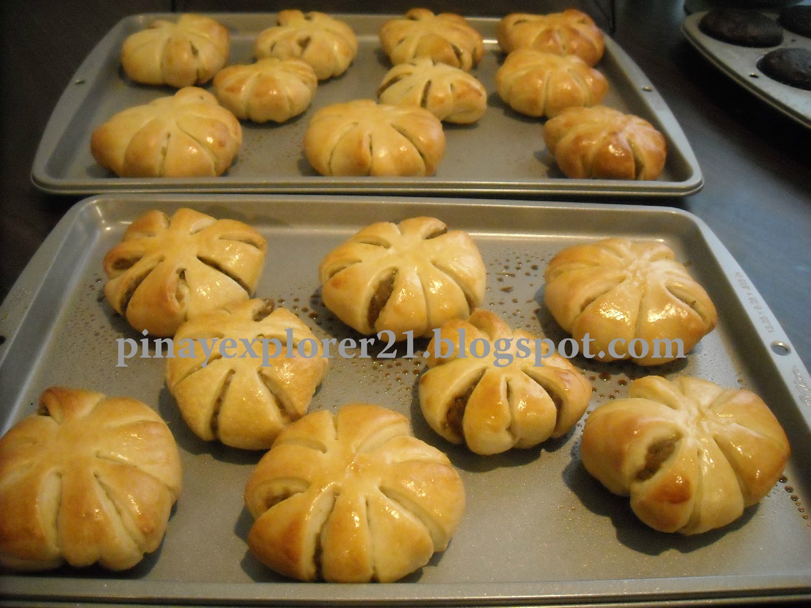 The Sweet Cuisinera: Monggo Bread ( Pan de Monggo )