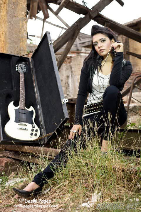 Singer Mila Picture and Biography