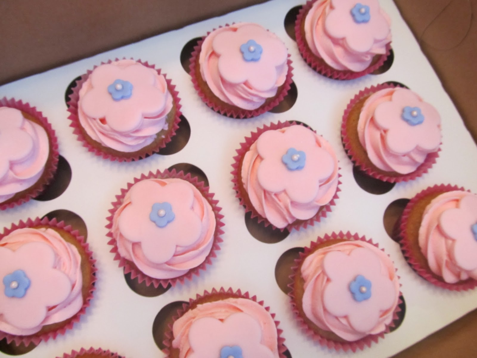 JessiCakes Project: Sleeping Baby Girl Cake - 041412