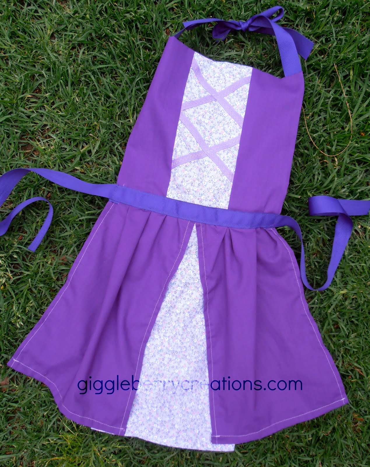 Giggleberry Creations!: Princess Dress-Up Aprons!