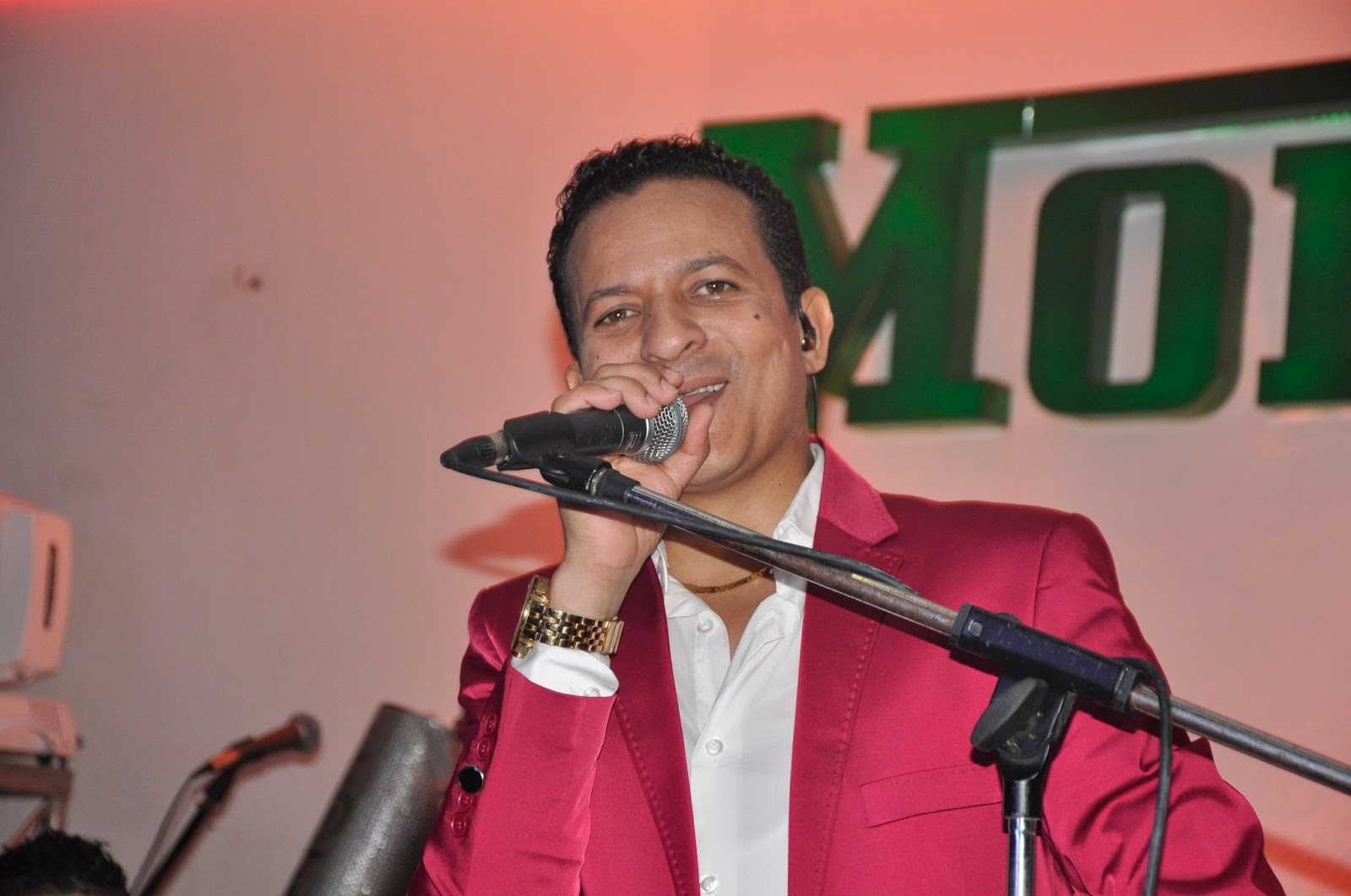 WILMAN Y EL VARON EN MONTE BAR | LoQueLlegaAqui