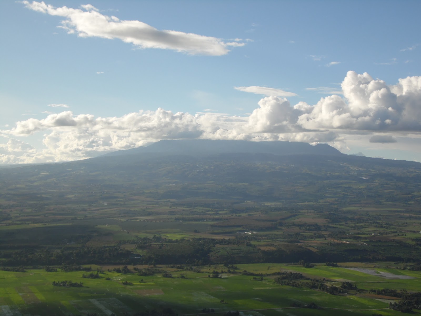 Pinoy Treks: Mt. Capistrano: by the rocks