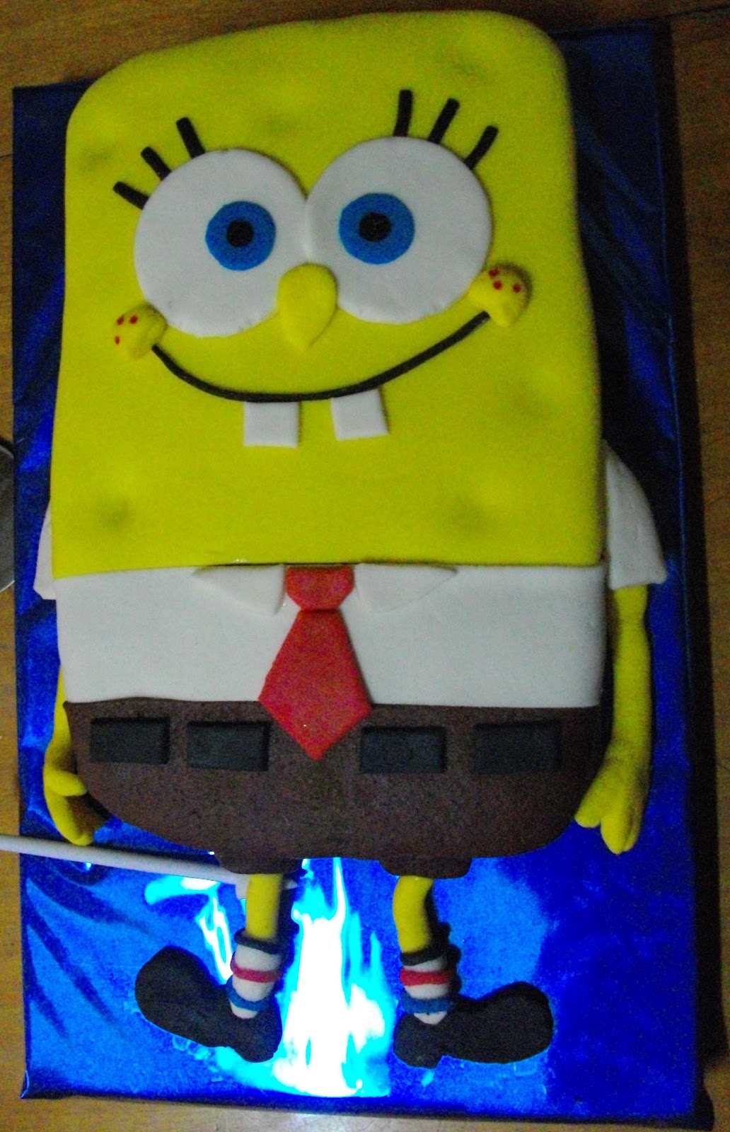 Monik Candy: TARTA DE BOB ESPONJA