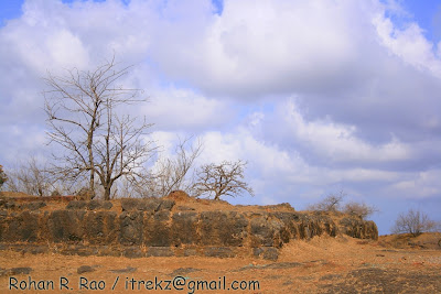 Famous Trekking Spots In Maharashtra: MANDANGAD FORT