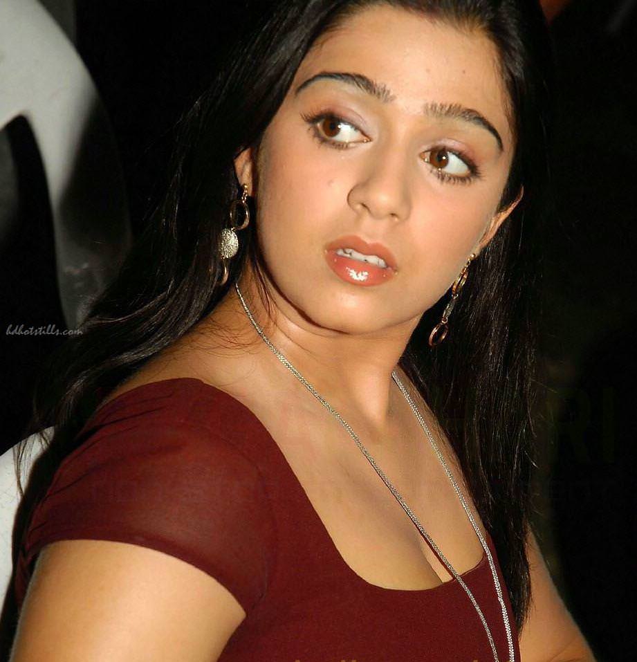 Charmi Hot Cleavage Photos and Pics - Indian Actress Wallpapers Photos ...