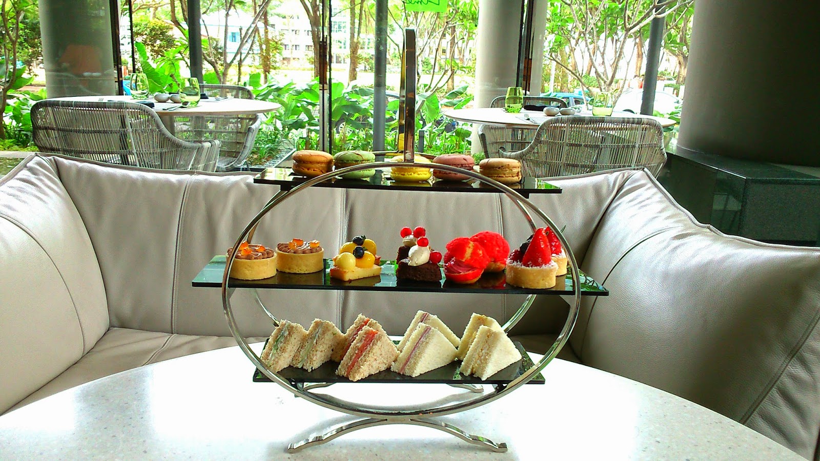 SuMMeR LoVes To Eat! Singapore Food Blog: Afternoon Tea Set at Lime ...