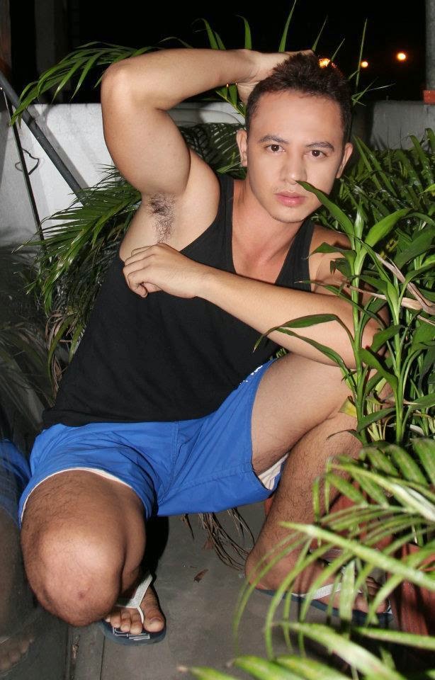 PINOY FOOT FETISH SHOP: More of Mico Madrid