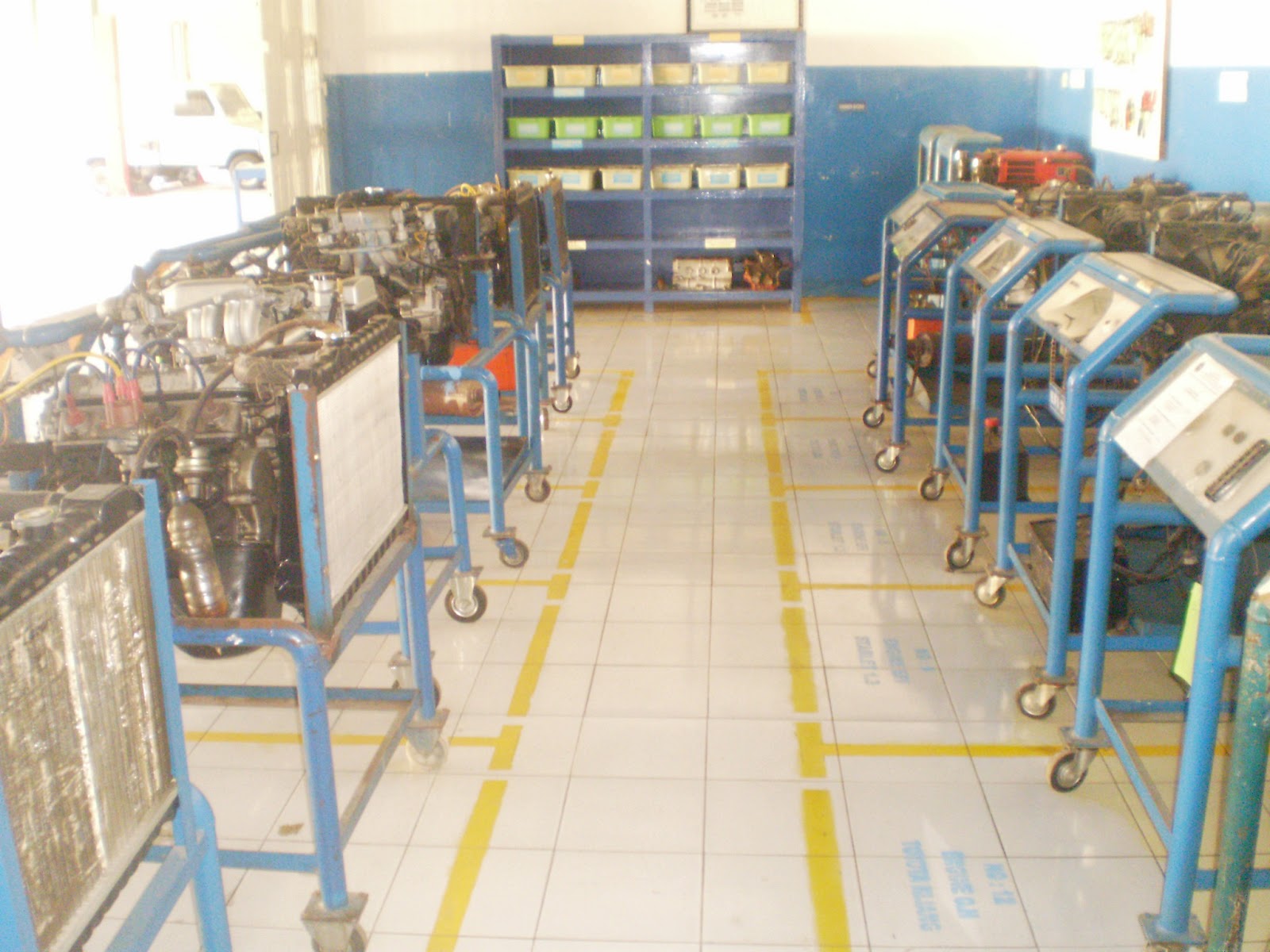 BENGKEL OTOMOTIF SMK DWIJA BHAKTI 2 JOMBANG: Oktober 2012