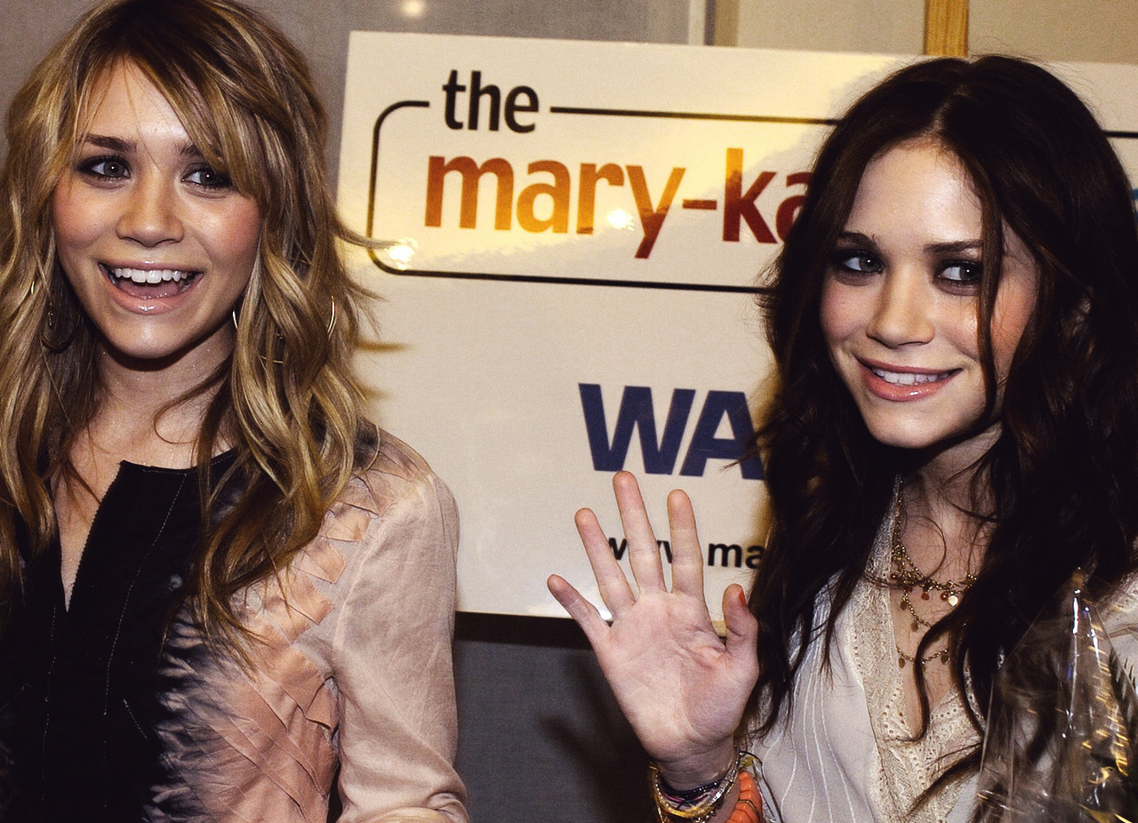 Happy 27th Birthday, Mary-Kate and Ashley! | The Brunette Shake