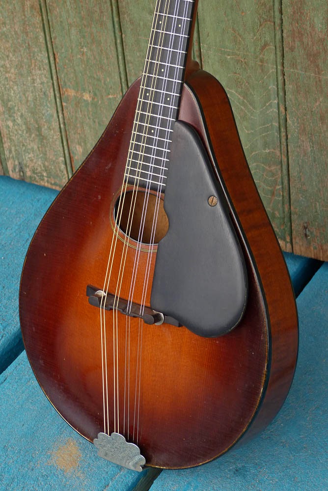 c.1930 Martin Style 15 Carved-top Mandolin