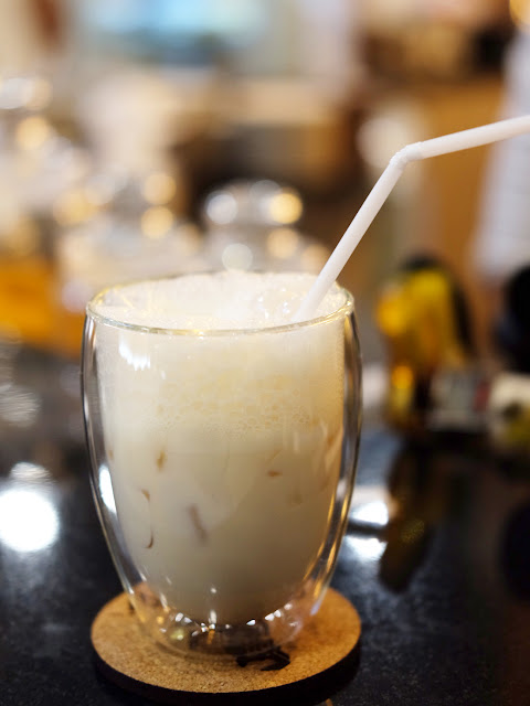 ACARAKI JAMU : Modernize the Existency - ELIZABETHANNAH