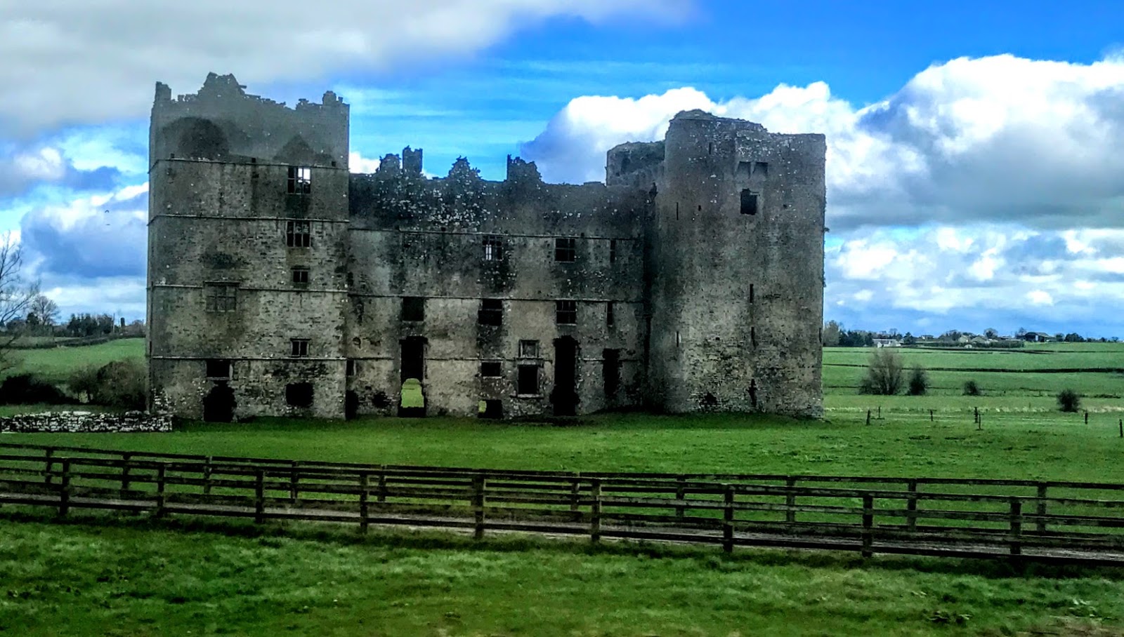 Patrick Comerford: Loughmoe Castle is an eye-catching sight by the rail ...