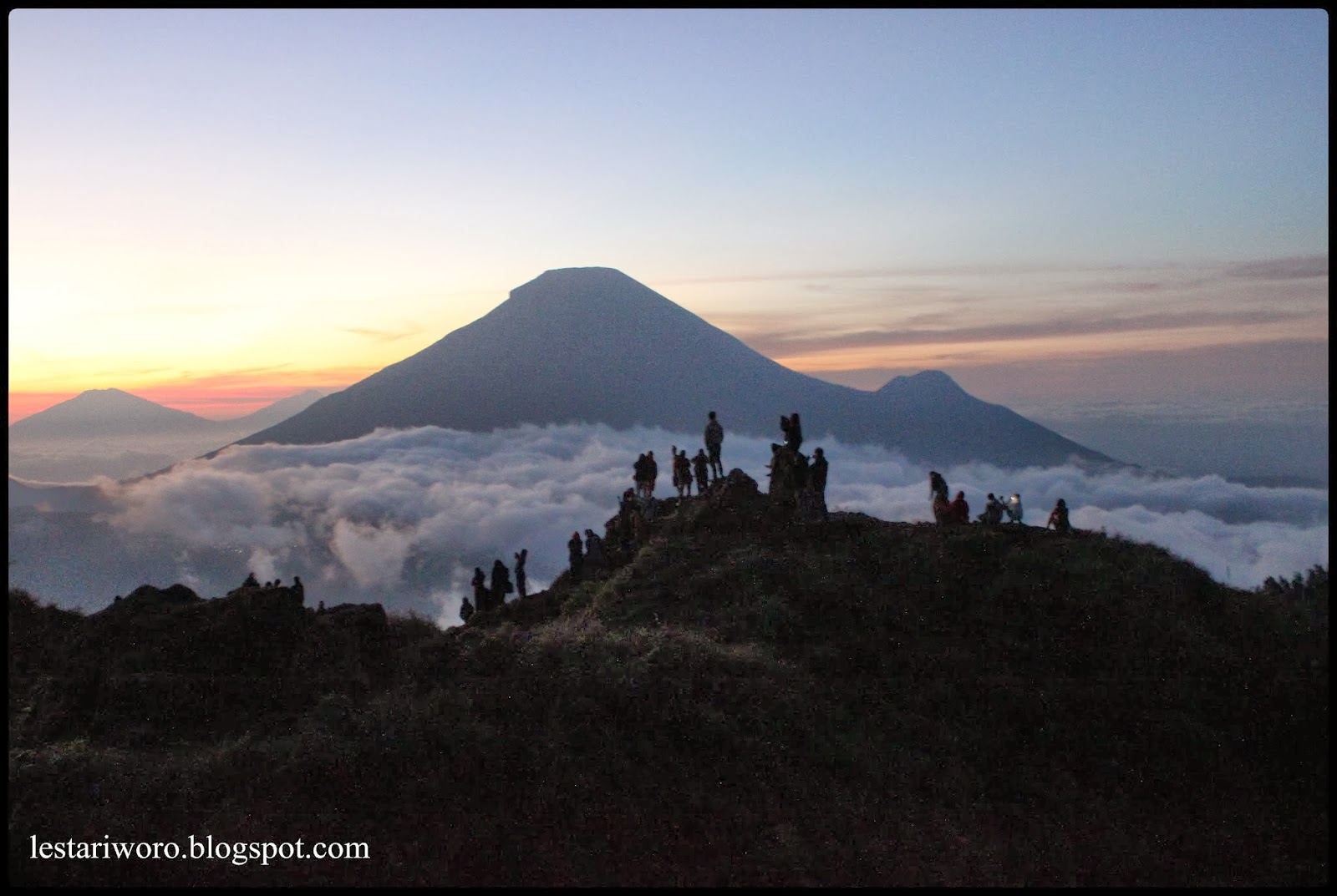 AntaraWowodanWoro: Bukit Sikunir : Si Golden Sunrise