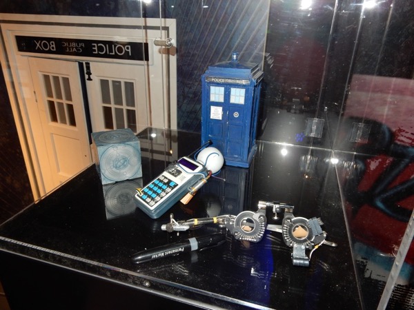 Hollywood Movie Costumes and Props: Memories of costumes and props at ...