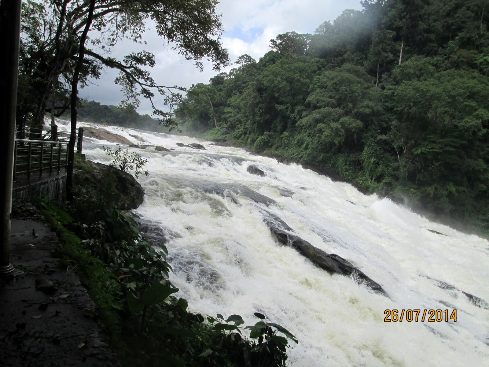 The Untouched beauty of Kerala : Athirappilly Waterfalls ~ Vinod K's ...