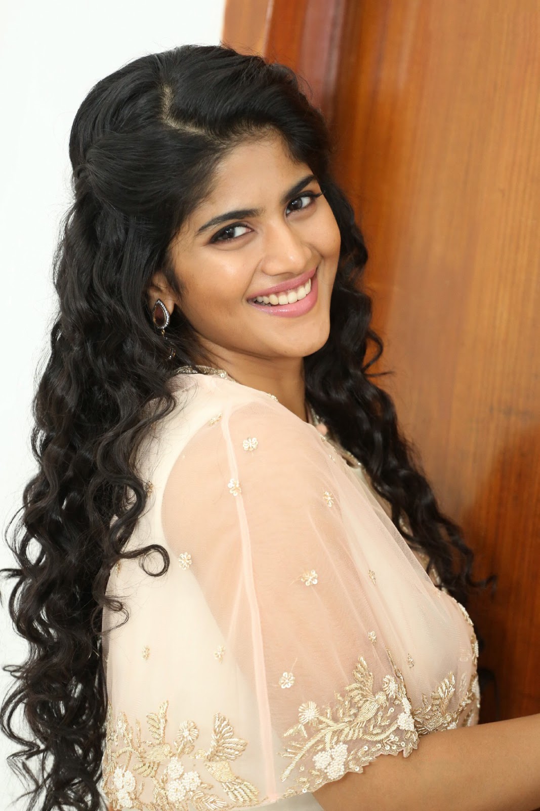 Megha Akash HD Images: Cute Smile Photos of Megha Akash | Cinema Fun World