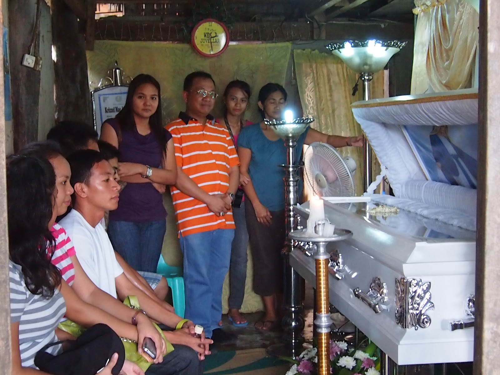 THE PEACE CAFETERIA: PAKIKIRAMAY