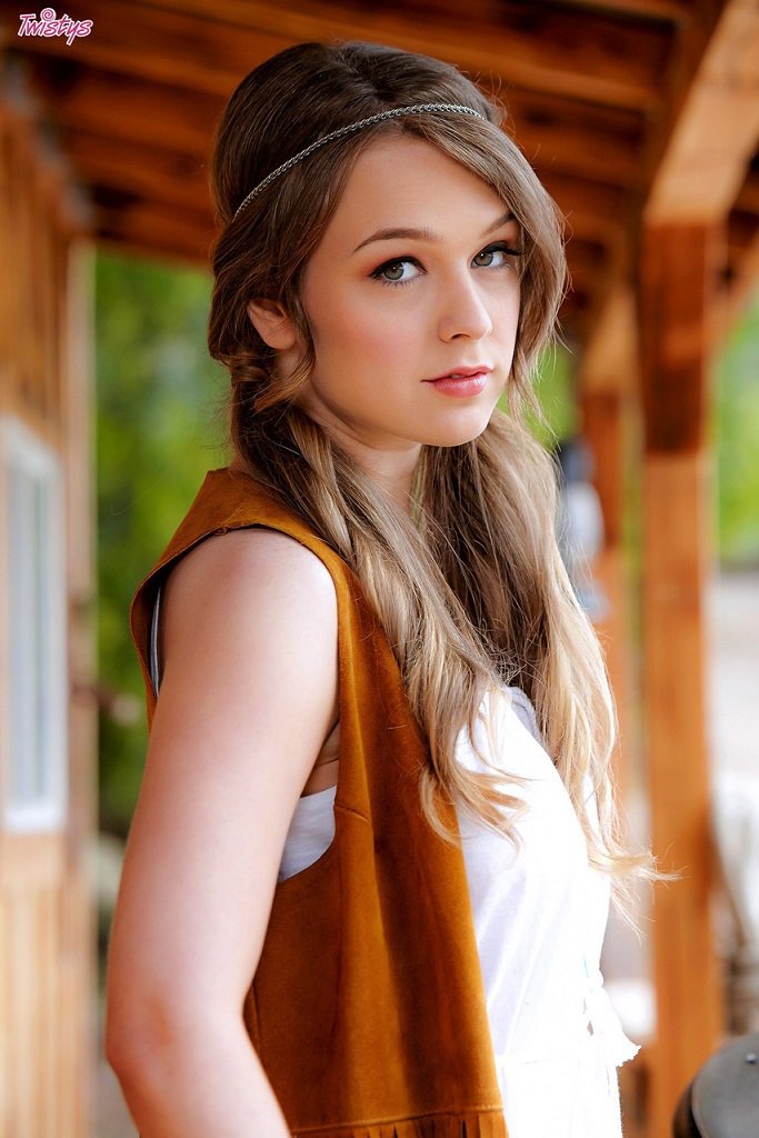 Girlssubelleza Alaina Fox