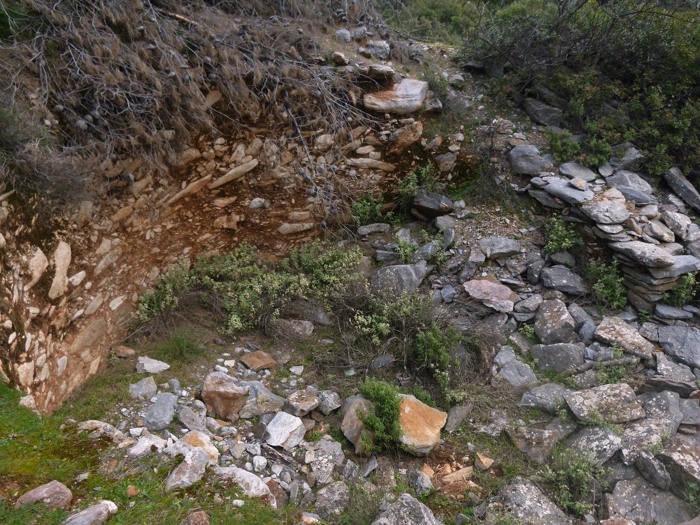 Γιώργος Πρίμπας (Στιγμές): [στην παλιά παραδοσιακή ασβεστοκάμινο και το ...