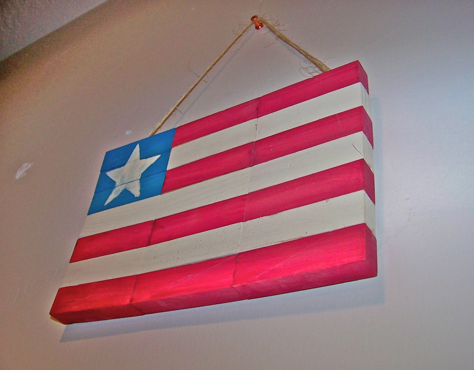 Crafty Confessions of a Brainy Mom: "Jenga" Block Flag Hanging