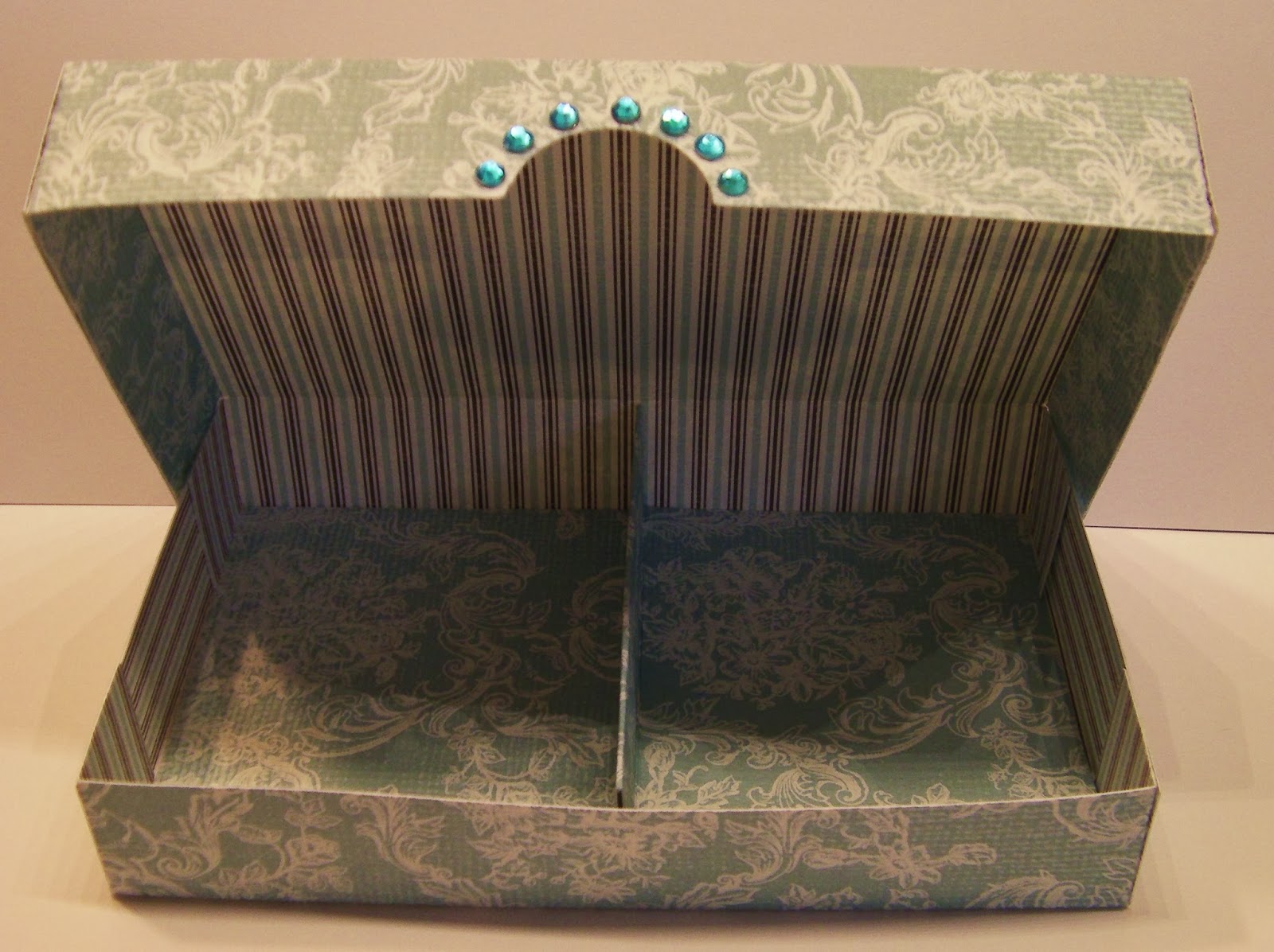 Bumblebee Creations: Pizza boxes with The Cutting Cafe