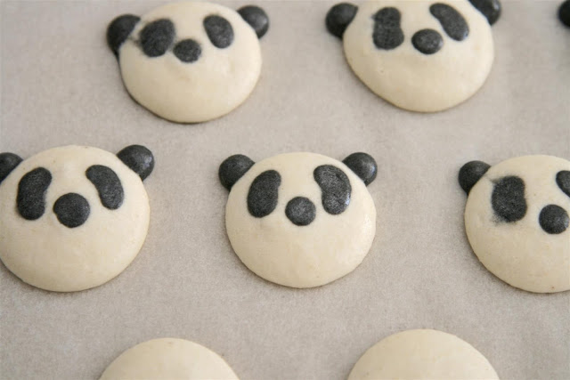 Panda Bear Macarons with Cookie and Cream Buttercream | Cakelets & Doilies