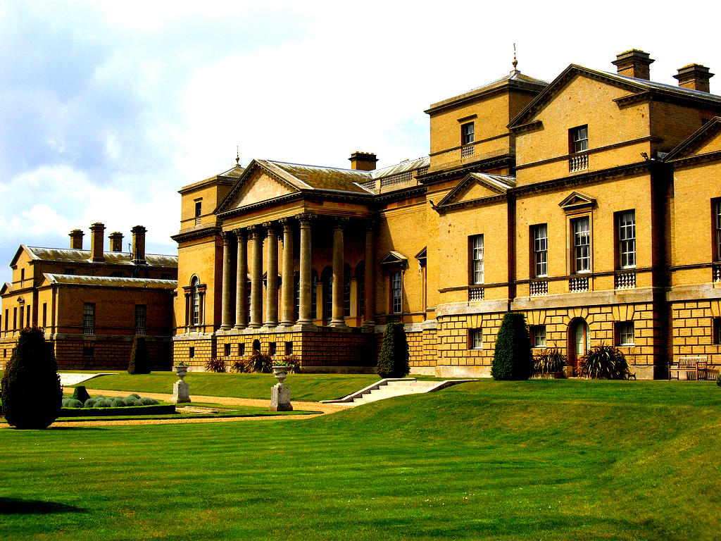 loveisspeed.......: Holkham Hall is an eighteenth-century country house ...
