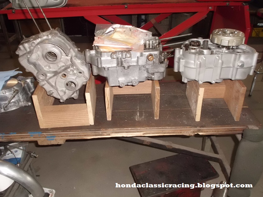 Honda Classic Racing: engine stands