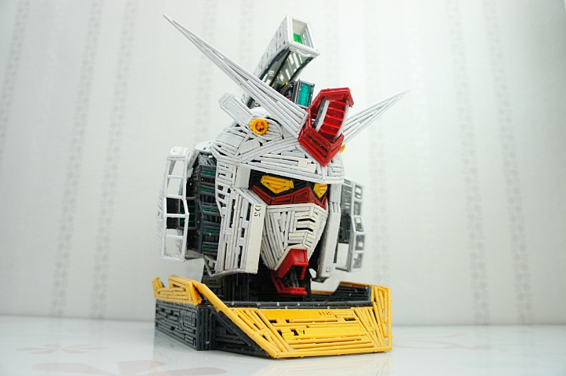 아미우다케's Gundam Head Isn't Just an Awesome Display