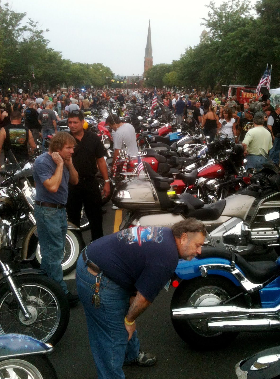 middletowneye: Large Turn Out For Motorcycle Mania