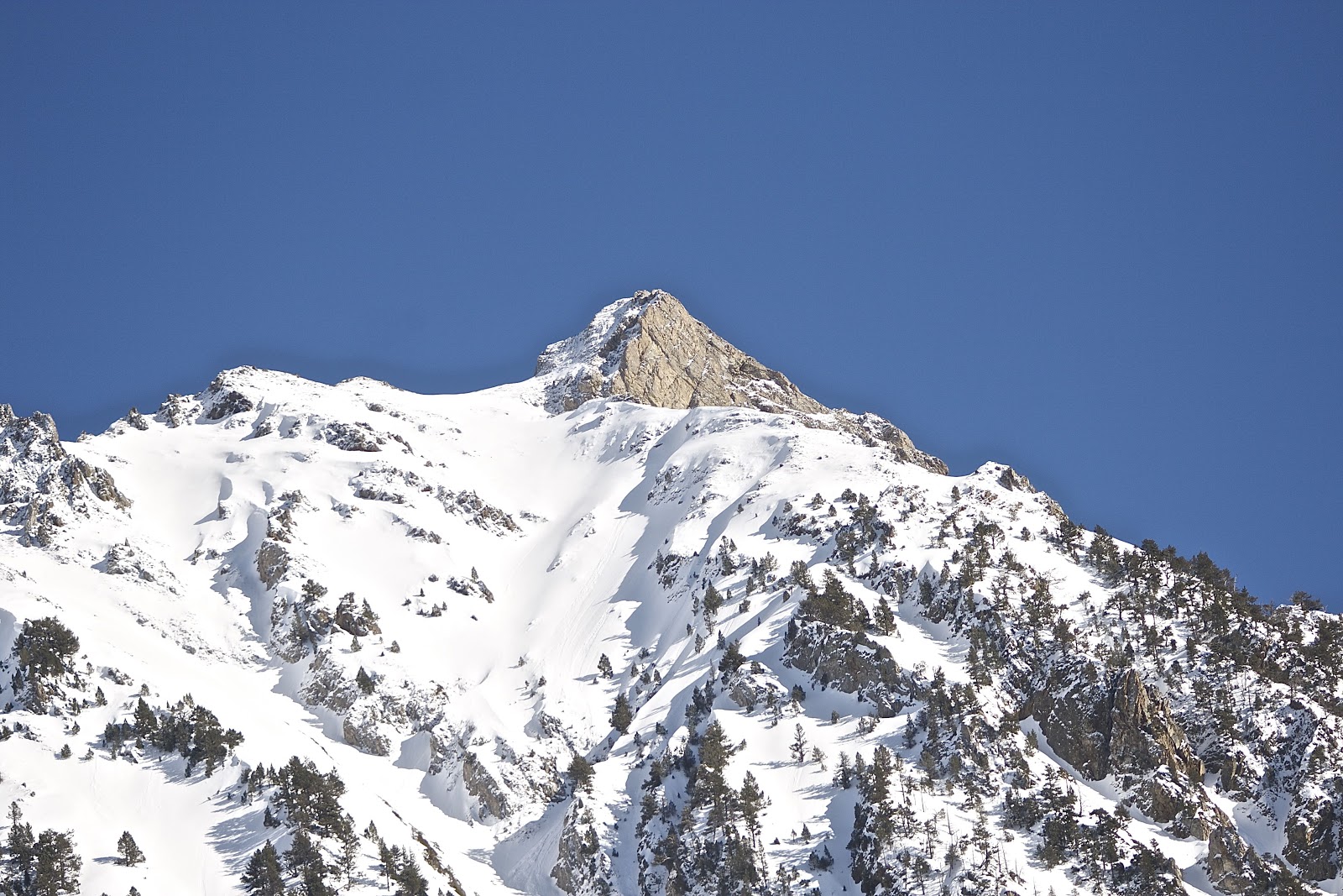 Mountains of the Pyrénées | Outdoor Photography