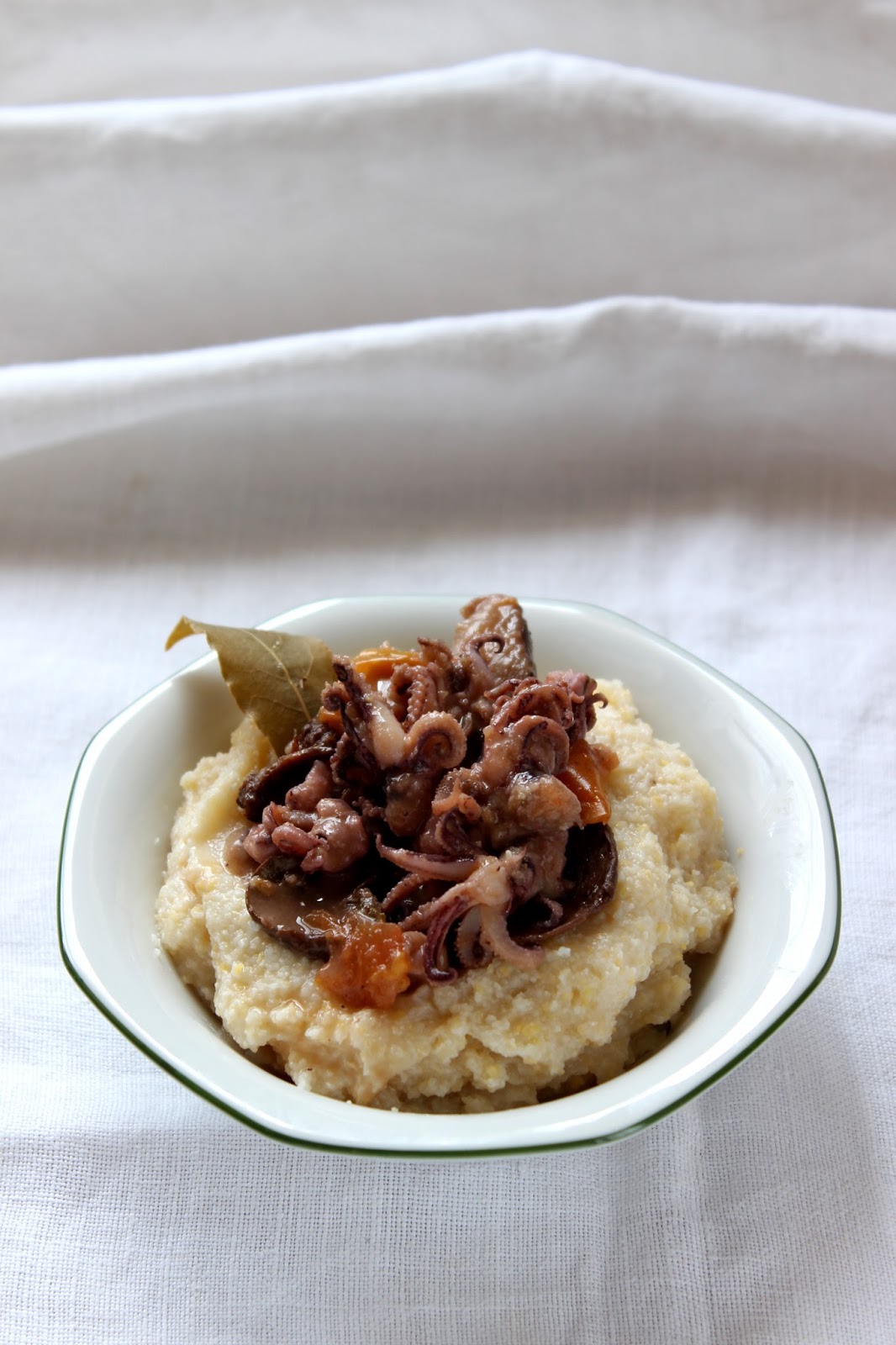 calamaretti spillo funghi e polenta... tutto in rosa