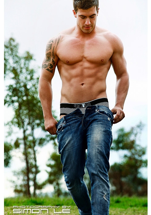 WALLPAPERS, HAIRSTYLE, FOOD, FASHION, AND ALL ENTRY: Troy Thompson