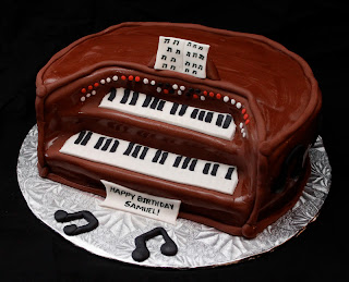 Love Dem Goodies: Organ Piano Cake