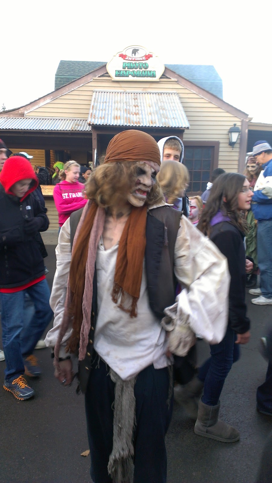 UberNibbler: The coldest Six Flags Fright Fest 2012 in Chicago